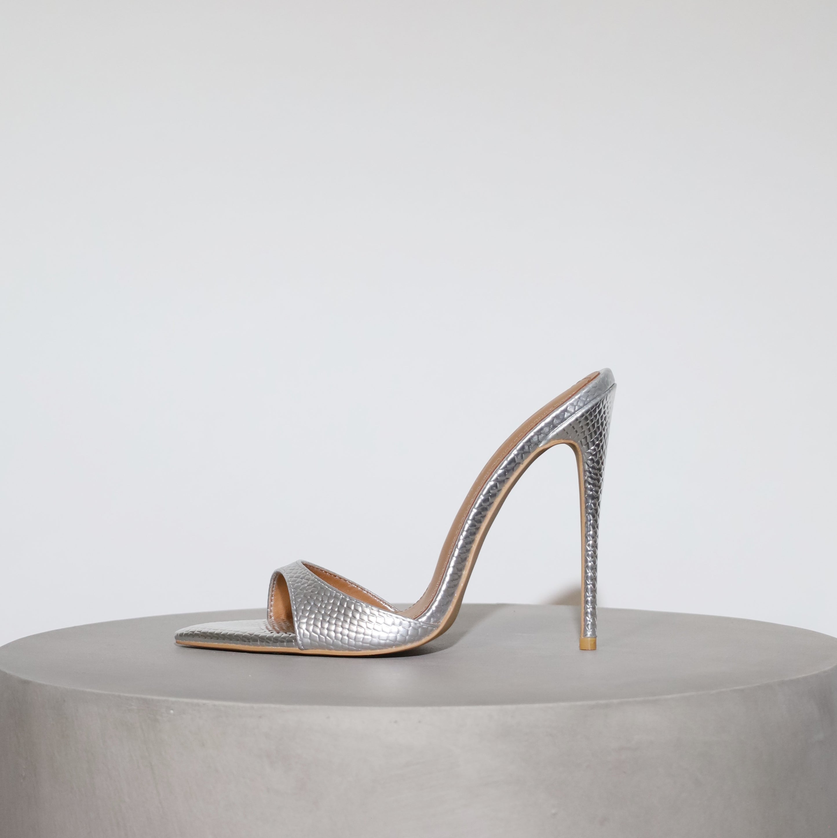 Gia Silver Reptile Vegan Mules 120 mm – Cult of Coquette